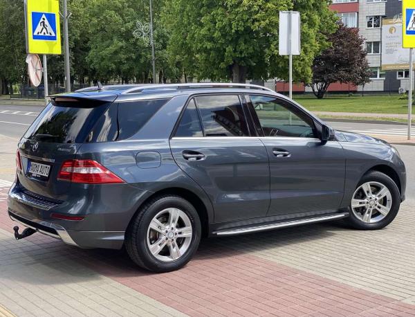 Pelēks Mercedes-Benz ML 350 2013 Marijampole, ar dzinēja tilpumu 2.99 L un nobraukumu 260 tūkst. km par 14850 €, foto 5 vietnē AUTOMOTO.COM.LV