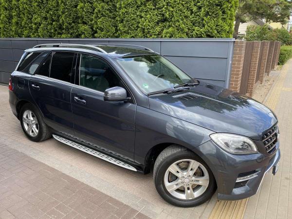 Pelēks Mercedes-Benz ML 350 2013 Marijampole, ar dzinēja tilpumu 2.99 L un nobraukumu 260 tūkst. km par 14850 €, foto 9 vietnē AUTOMOTO.COM.LV