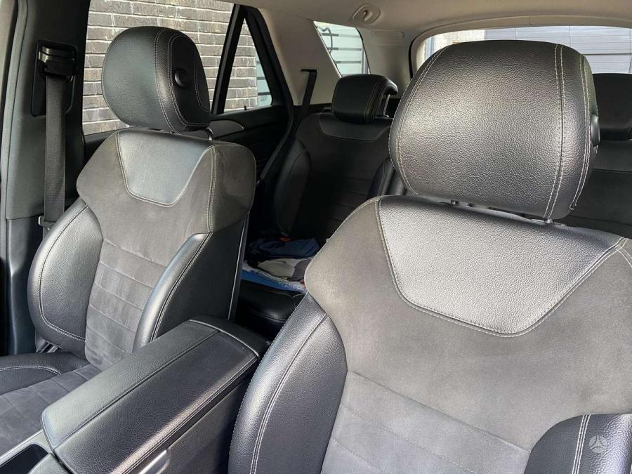 Grey Mercedes-Benz ML 350 2013 in Marijampole, with an engine capacity of 2.99 L and mileage of 260 thousand km for 14850 €, photo 30 on AUTOMOTO.COM.LV