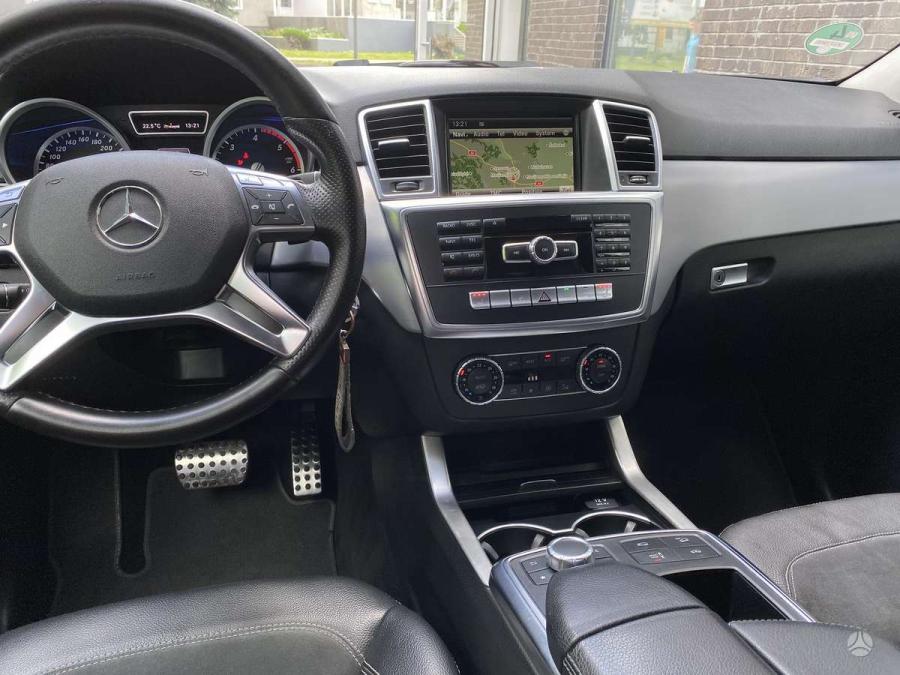 Grey Mercedes-Benz ML 350 2013 in Marijampole, with an engine capacity of 2.99 L and mileage of 260 thousand km for 14850 €, photo 33 on AUTOMOTO.COM.LV