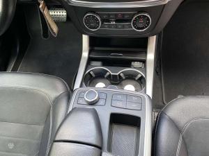 Grey Mercedes-Benz ML 350 2013 in Marijampole, with an engine capacity of 2.99 L and mileage of 260 thousand km for 14850 €, photo 37 on AUTOMOTO.COM.LV