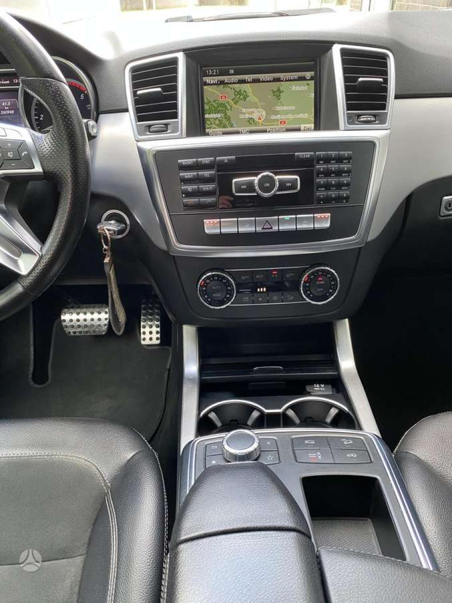 Grey Mercedes-Benz ML 350 2013 in Marijampole, with an engine capacity of 2.99 L and mileage of 260 thousand km for 14850 €, photo 43 on AUTOMOTO.COM.LV
