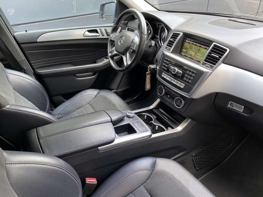 Grey Mercedes-Benz ML 350 2013 in Marijampole, with an engine capacity of 2.99 L and mileage of 260 thousand km for 14850 €, photo 45 on AUTOMOTO.COM.LV