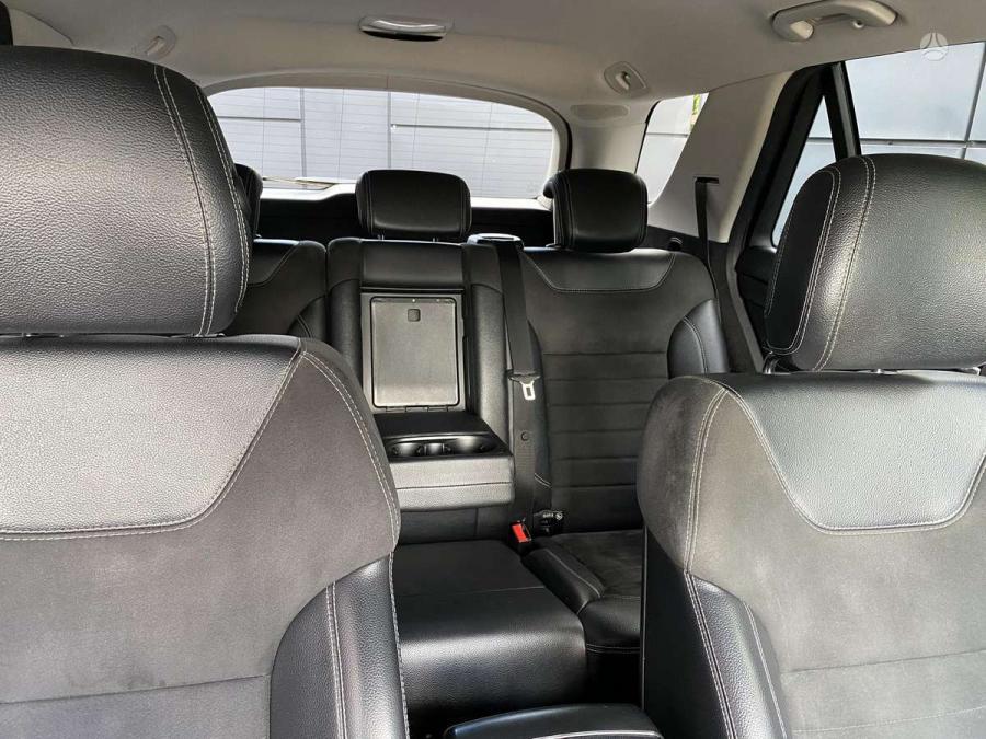 Grey Mercedes-Benz ML 350 2013 in Marijampole, with an engine capacity of 2.99 L and mileage of 260 thousand km for 14850 €, photo 53 on AUTOMOTO.COM.LV