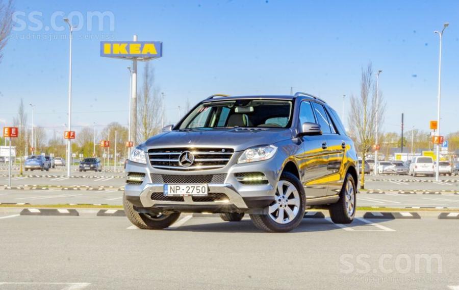 Grey Mercedes-Benz ML 350 2013 in Riga, with an engine capacity of 3.00 L and mileage of 299 thousand km for 12490 €, photo 1 on AUTOMOTO.COM.LV