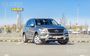 Grey Mercedes-Benz ML 350 2013 in Riga, with an engine capacity of 3.00 L and mileage of 299 thousand km for 12490 €, photo 3 on AUTOMOTO.COM.LV