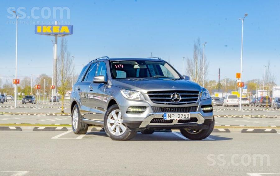 Grey Mercedes-Benz ML 350 2013 in Riga, with an engine capacity of 3.00 L and mileage of 299 thousand km for 12490 €, photo 3 on AUTOMOTO.COM.LV