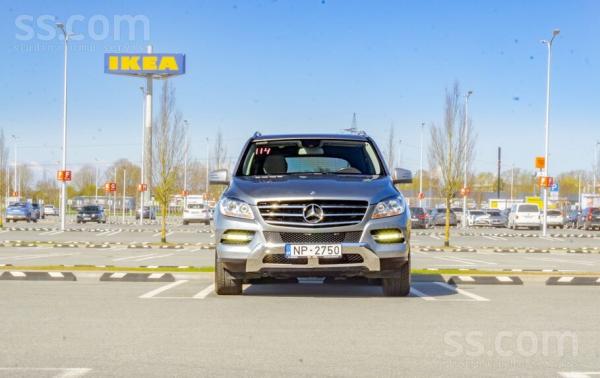 Pelēks Mercedes-Benz ML 350 2013 Rīga, ar dzinēja tilpumu 3.00 L un nobraukumu 299 tūkst. km par 12490 €, foto 3 vietnē AUTOMOTO.COM.LV