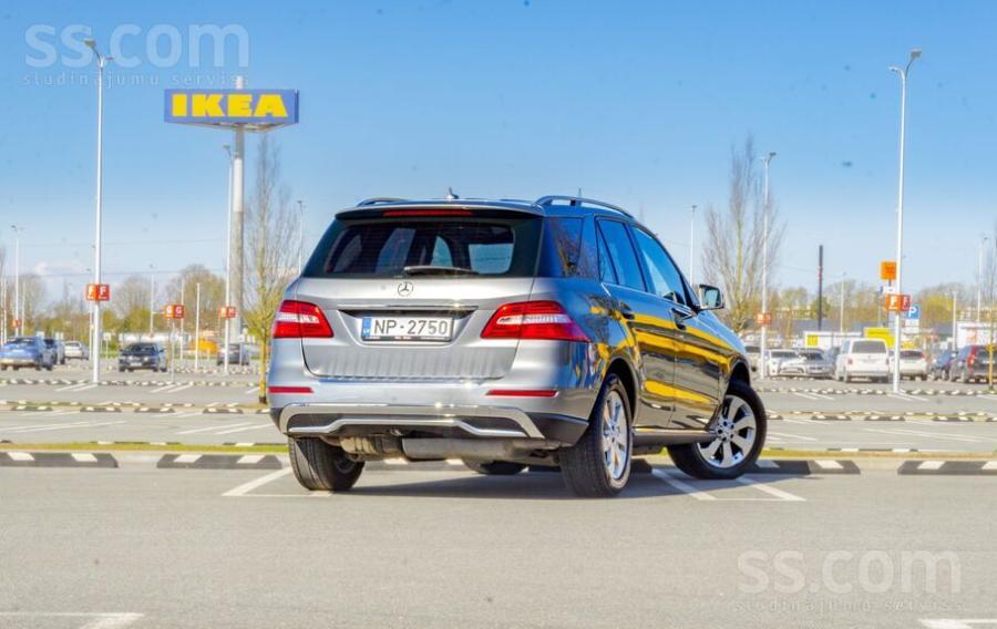 Grey Mercedes-Benz ML 350 2013 in Riga, with an engine capacity of 3.00 L and mileage of 299 thousand km for 12490 €, photo 6 on AUTOMOTO.COM.LV