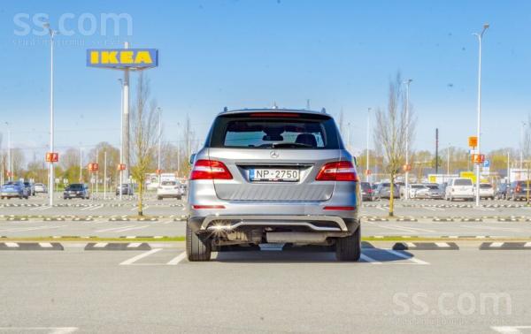 Pelēks Mercedes-Benz ML 350 2013 Rīga, ar dzinēja tilpumu 3.00 L un nobraukumu 299 tūkst. km par 12490 €, foto 6 vietnē AUTOMOTO.COM.LV