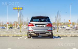 Grey Mercedes-Benz ML 350 2013 in Riga, with an engine capacity of 3.00 L and mileage of 299 thousand km for 12490 €, photo 7 on AUTOMOTO.COM.LV