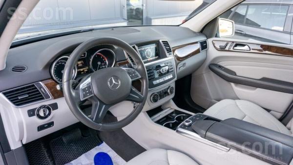 Pelēks Mercedes-Benz ML 350 2013 Rīga, ar dzinēja tilpumu 3.00 L un nobraukumu 299 tūkst. km par 12490 €, foto 9 vietnē AUTOMOTO.COM.LV