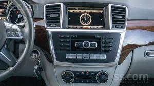 Grey Mercedes-Benz ML 350 2013 in Riga, with an engine capacity of 3.00 L and mileage of 299 thousand km for 12490 €, photo 13 on AUTOMOTO.COM.LV