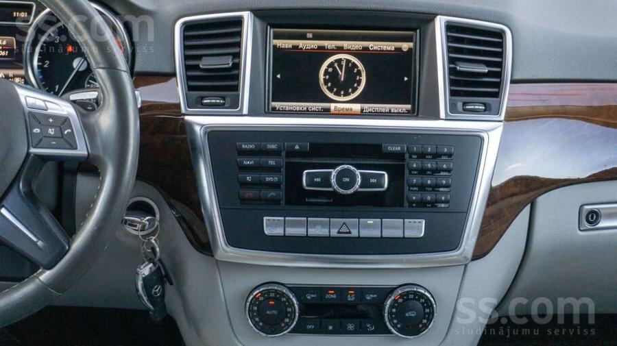 Grey Mercedes-Benz ML 350 2013 in Riga, with an engine capacity of 3.00 L and mileage of 299 thousand km for 12490 €, photo 13 on AUTOMOTO.COM.LV