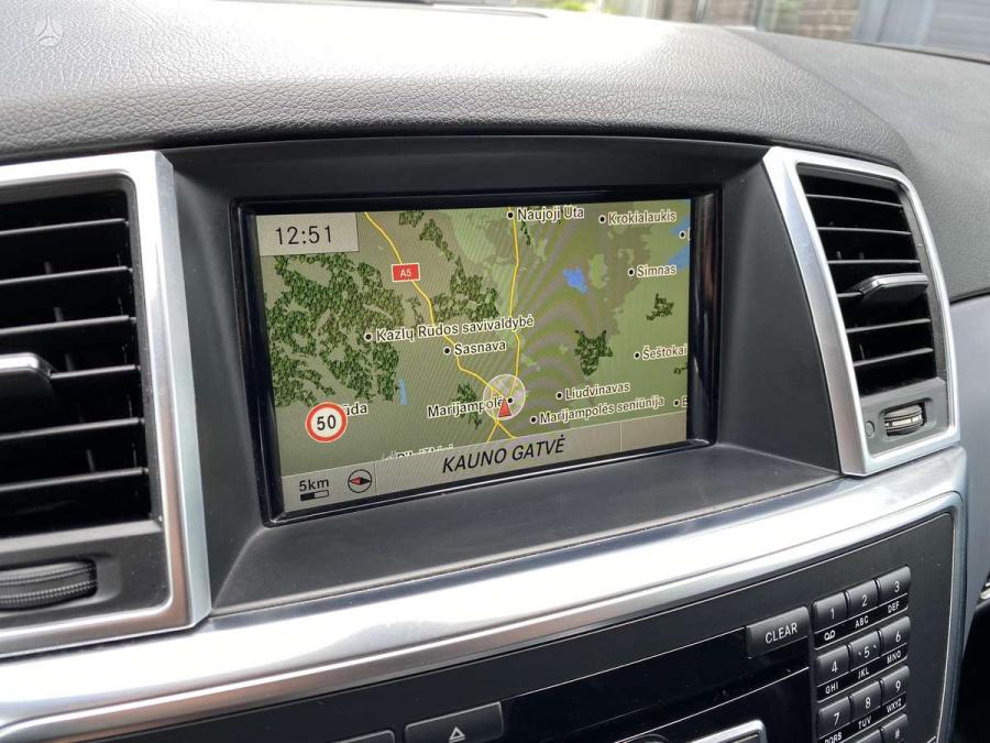 Pelēks Mercedes-Benz ML 350 2013 Marijampole, ar dzinēja tilpumu 2.99 L un nobraukumu 260 tūkst. km par 14999 €, foto 35 vietnē AUTOMOTO.COM.LV