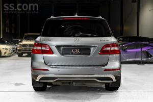 Pelēks Mercedes-Benz ML 350 2013 Rīga, ar dzinēja tilpumu 3.00 L un nobraukumu 311 tūkst. km par 16000 €, foto 6 vietnē AUTOMOTO.COM.LV
