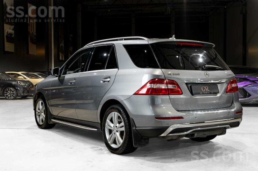 Pelēks Mercedes-Benz ML 350 2013 Rīga, ar dzinēja tilpumu 3.00 L un nobraukumu 311 tūkst. km par 16000 €, foto 7 vietnē AUTOMOTO.COM.LV