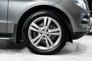 Pelēks Mercedes-Benz ML 350 2013 Rīga, ar dzinēja tilpumu 3.00 L un nobraukumu 311 tūkst. km par 16000 €, foto 8 vietnē AUTOMOTO.COM.LV