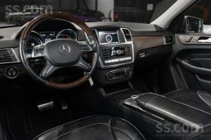 Pelēks Mercedes-Benz ML 350 2013 Rīga, ar dzinēja tilpumu 3.00 L un nobraukumu 311 tūkst. km par 16000 €, foto 11 vietnē AUTOMOTO.COM.LV
