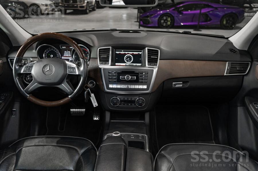 Pelēks Mercedes-Benz ML 350 2013 Rīga, ar dzinēja tilpumu 3.00 L un nobraukumu 311 tūkst. km par 16000 €, foto 12 vietnē AUTOMOTO.COM.LV
