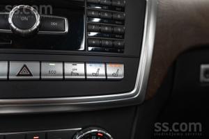 Pelēks Mercedes-Benz ML 350 2013 Rīga, ar dzinēja tilpumu 3.00 L un nobraukumu 311 tūkst. km par 16000 €, foto 25 vietnē AUTOMOTO.COM.LV
