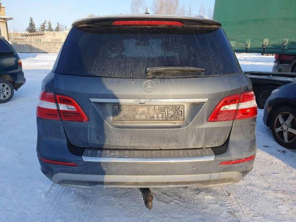 Grey Mercedes-Benz ML 350 2014 in Siauliai, with an engine capacity of 3.00 L and mileage of 300 thousand km for 6500 €, photo 4 on AUTOMOTO.COM.LV