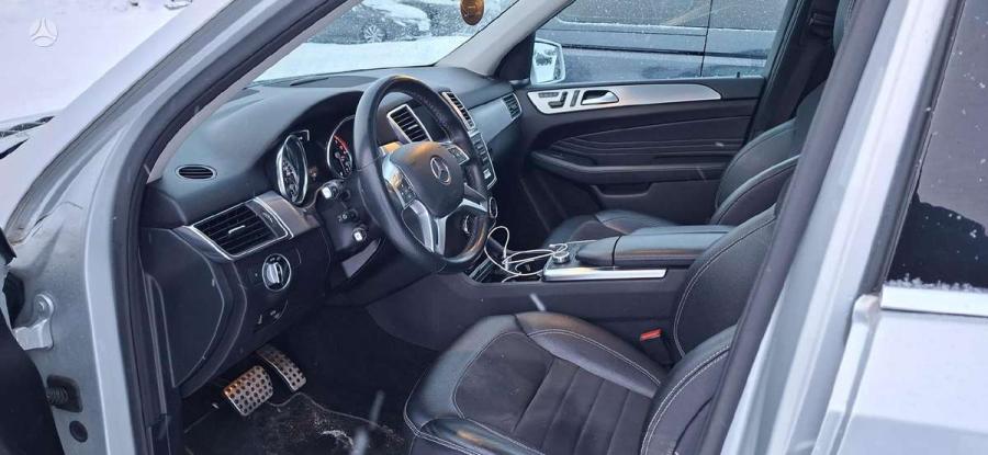 Pelēks Mercedes-Benz ML 350 2014 Viļņa, ar dzinēja tilpumu 2.99 L un nobraukumu 249 tūkst. km par 15900 €, foto 6 vietnē AUTOMOTO.COM.LV
