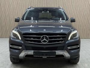Grey Mercedes-Benz ML 350 2014 in Marijampole, with an engine capacity of 2.99 L and mileage of 291 thousand km for 16500 €, photo 4 on AUTOMOTO.COM.LV
