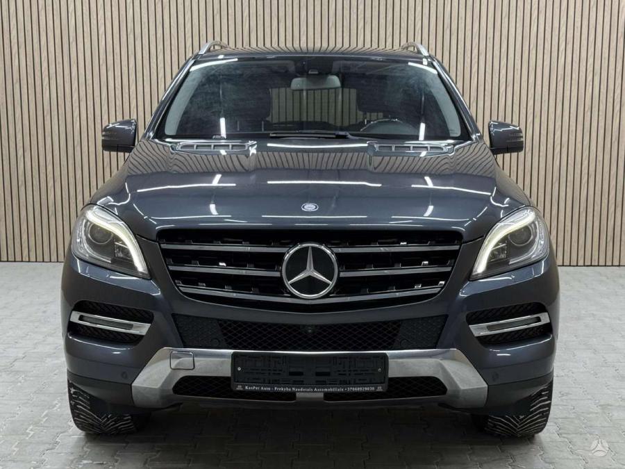 Grey Mercedes-Benz ML 350 2014 in Marijampole, with an engine capacity of 2.99 L and mileage of 291 thousand km for 16500 €, photo 4 on AUTOMOTO.COM.LV