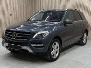 Grey Mercedes-Benz ML 350 2014 in Marijampole, with an engine capacity of 2.99 L and mileage of 291 thousand km for 16500 €, photo 5 on AUTOMOTO.COM.LV