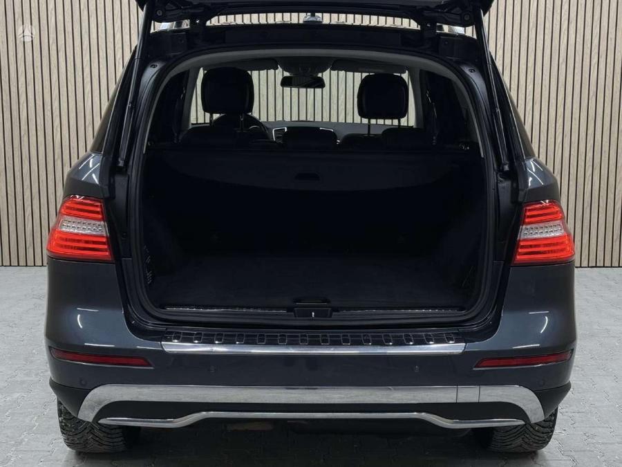 Grey Mercedes-Benz ML 350 2014 in Marijampole, with an engine capacity of 2.99 L and mileage of 291 thousand km for 16500 €, photo 14 on AUTOMOTO.COM.LV