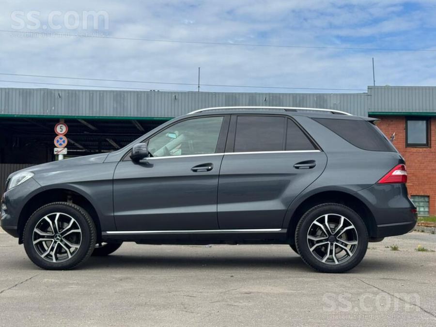 Pelēks Mercedes-Benz ML 350 2014 Rīga, ar dzinēja tilpumu 3.00 L un nobraukumu 289 tūkst. km par 13590 €, foto 7 vietnē AUTOMOTO.COM.LV