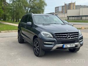 Pelēks Mercedes-Benz ML 350 2014 Rīga, ar dzinēja tilpumu 3.00 L un nobraukumu 289 tūkst. km par 13590 €, foto 10 vietnē AUTOMOTO.COM.LV