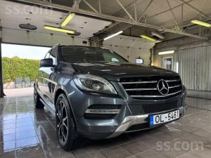 Pelēks Mercedes-Benz ML 350 2014 Rīga, ar dzinēja tilpumu 3.00 L un nobraukumu 289 tūkst. km par 13590 €, foto 11 vietnē AUTOMOTO.COM.LV