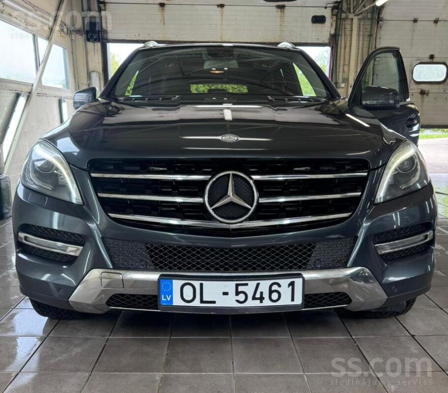 Pelēks Mercedes-Benz ML 350 2014 Rīga, ar dzinēja tilpumu 3.00 L un nobraukumu 289 tūkst. km par 13590 €, foto 13 vietnē AUTOMOTO.COM.LV