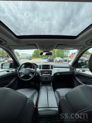 Pelēks Mercedes-Benz ML 350 2014 Rīga, ar dzinēja tilpumu 3.00 L un nobraukumu 289 tūkst. km par 13590 €, foto 17 vietnē AUTOMOTO.COM.LV