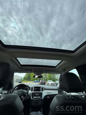 Pelēks Mercedes-Benz ML 350 2014 Rīga, ar dzinēja tilpumu 3.00 L un nobraukumu 289 tūkst. km par 13590 €, foto 18 vietnē AUTOMOTO.COM.LV