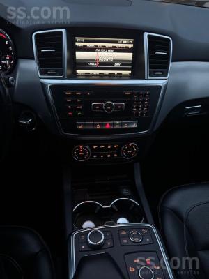 Pelēks Mercedes-Benz ML 350 2014 Rīga, ar dzinēja tilpumu 3.00 L un nobraukumu 289 tūkst. km par 13590 €, foto 25 vietnē AUTOMOTO.COM.LV
