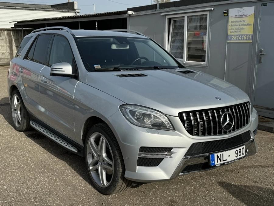 Pelēks Mercedes-Benz ML 350 2014 Rīga, ar dzinēja tilpumu 3.00 L un nobraukumu 208 tūkst. km par 17500 €, foto 4 vietnē AUTOMOTO.COM.LV