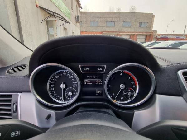 Pelēks Mercedes-Benz ML 350 2014 Rīga, ar dzinēja tilpumu 3.00 L un nobraukumu 208 tūkst. km par 17500 €, foto 4 vietnē AUTOMOTO.COM.LV