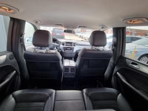 Pelēks Mercedes-Benz ML 350 2014 Rīga, ar dzinēja tilpumu 3.00 L un nobraukumu 208 tūkst. km par 17500 €, foto 8 vietnē AUTOMOTO.COM.LV