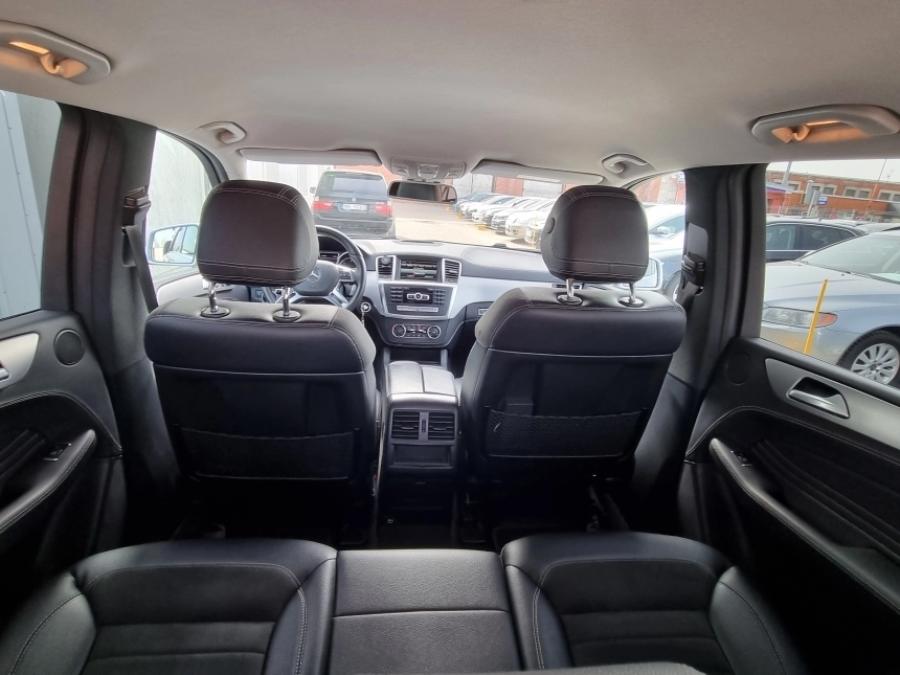 Pelēks Mercedes-Benz ML 350 2014 Rīga, ar dzinēja tilpumu 3.00 L un nobraukumu 208 tūkst. km par 17500 €, foto 8 vietnē AUTOMOTO.COM.LV