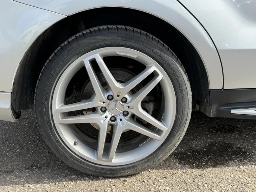 Pelēks Mercedes-Benz ML 350 2014 Rīga, ar dzinēja tilpumu 3.00 L un nobraukumu 208 tūkst. km par 17500 €, foto 12 vietnē AUTOMOTO.COM.LV