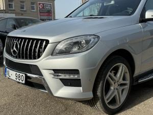 Pelēks Mercedes-Benz ML 350 2014 Rīga, ar dzinēja tilpumu 3.00 L un nobraukumu 208 tūkst. km par 17500 €, foto 16 vietnē AUTOMOTO.COM.LV