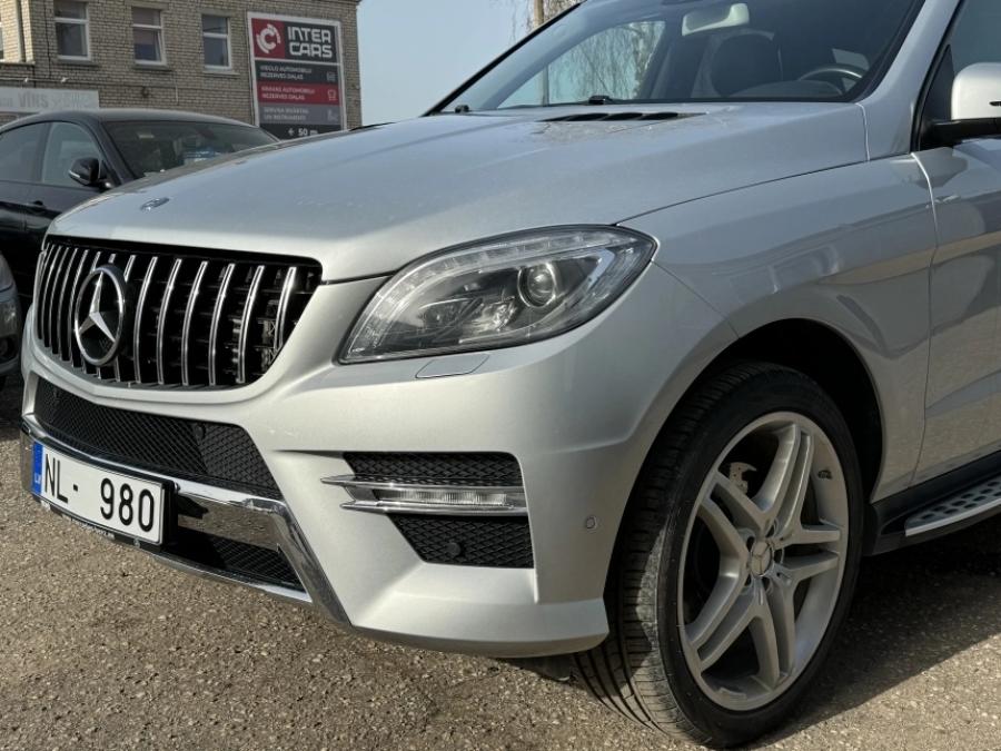 Pelēks Mercedes-Benz ML 350 2014 Rīga, ar dzinēja tilpumu 3.00 L un nobraukumu 208 tūkst. km par 17500 €, foto 16 vietnē AUTOMOTO.COM.LV