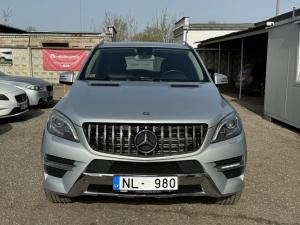 Pelēks Mercedes-Benz ML 350 2014 Rīga, ar dzinēja tilpumu 3.00 L un nobraukumu 208 tūkst. km par 17500 €, foto 18 vietnē AUTOMOTO.COM.LV