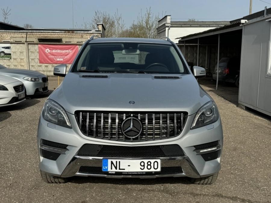 Pelēks Mercedes-Benz ML 350 2014 Rīga, ar dzinēja tilpumu 3.00 L un nobraukumu 208 tūkst. km par 17500 €, foto 18 vietnē AUTOMOTO.COM.LV