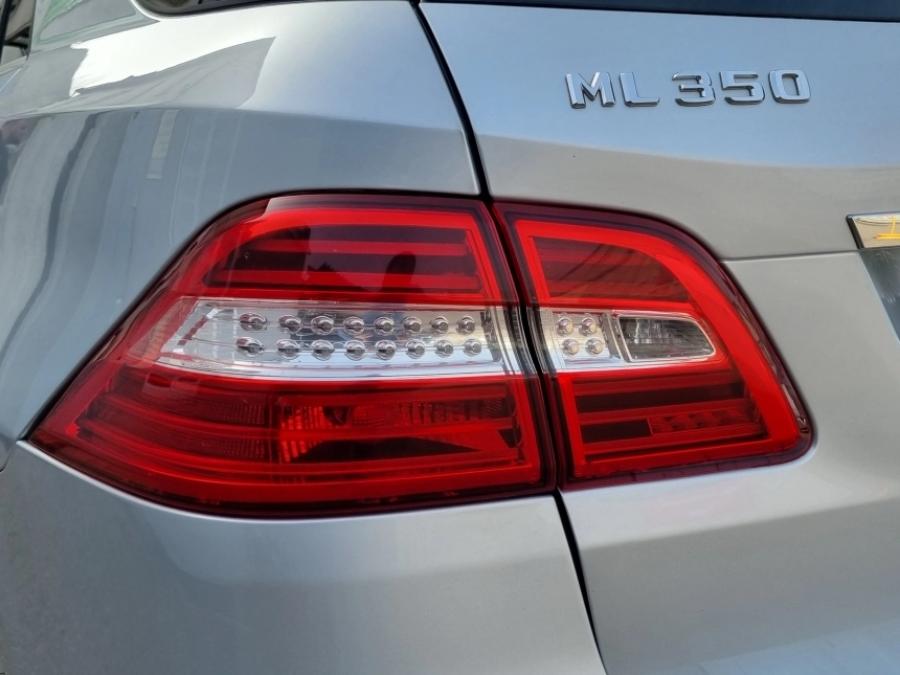 Pelēks Mercedes-Benz ML 350 2014 Rīga, ar dzinēja tilpumu 3.00 L un nobraukumu 208 tūkst. km par 17500 €, foto 28 vietnē AUTOMOTO.COM.LV