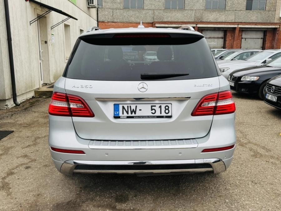 Pelēks Mercedes-Benz ML 350 2014 Rīga, ar dzinēja tilpumu 3.00 L un nobraukumu 208 tūkst. km par 17500 €, foto 30 vietnē AUTOMOTO.COM.LV