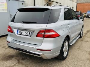 Pelēks Mercedes-Benz ML 350 2014 Rīga, ar dzinēja tilpumu 3.00 L un nobraukumu 208 tūkst. km par 17500 €, foto 32 vietnē AUTOMOTO.COM.LV